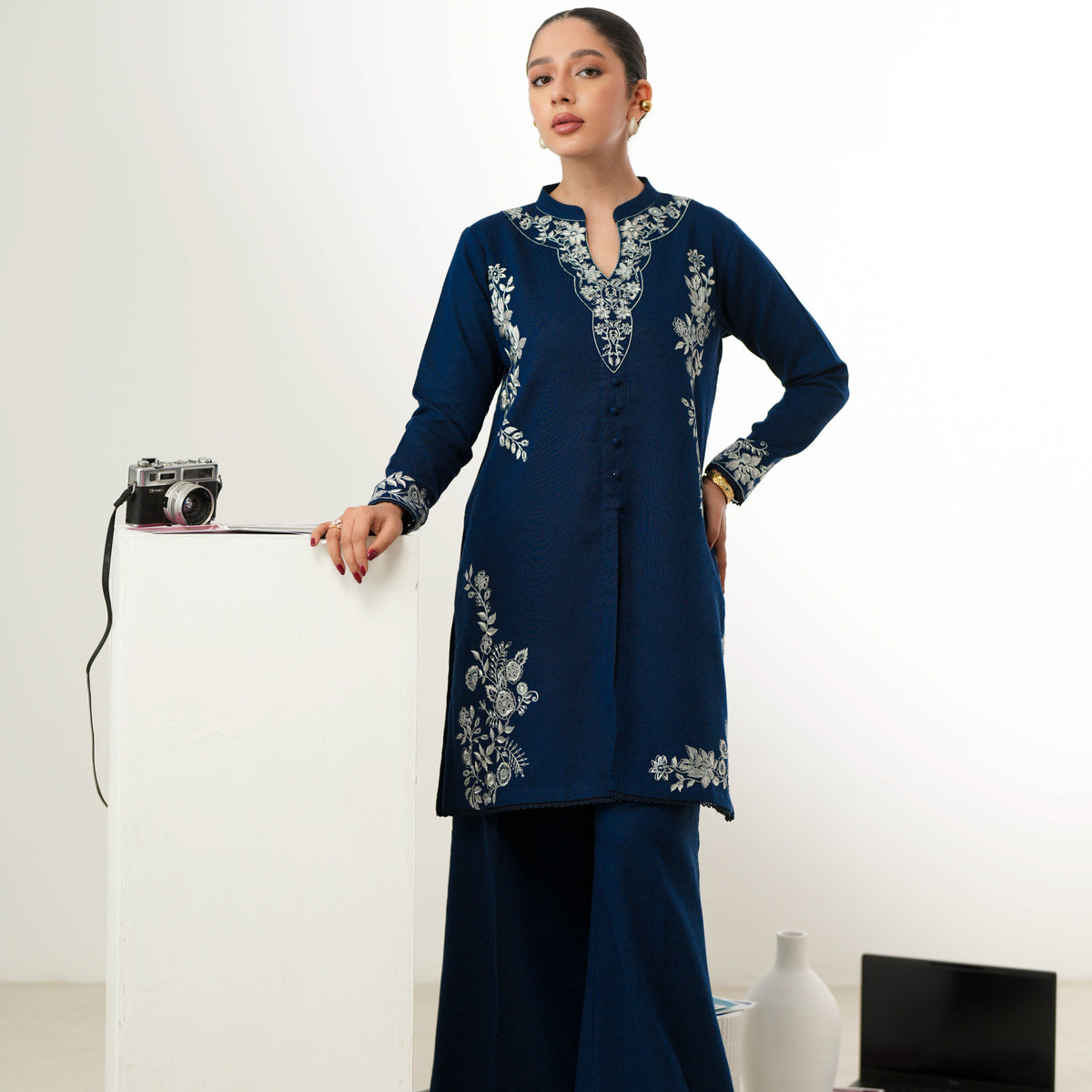 NAVY BLUE LUXURY EMBROIDERED FALL SET (NPA2-24316) - READY TO SHIP – ZAIB